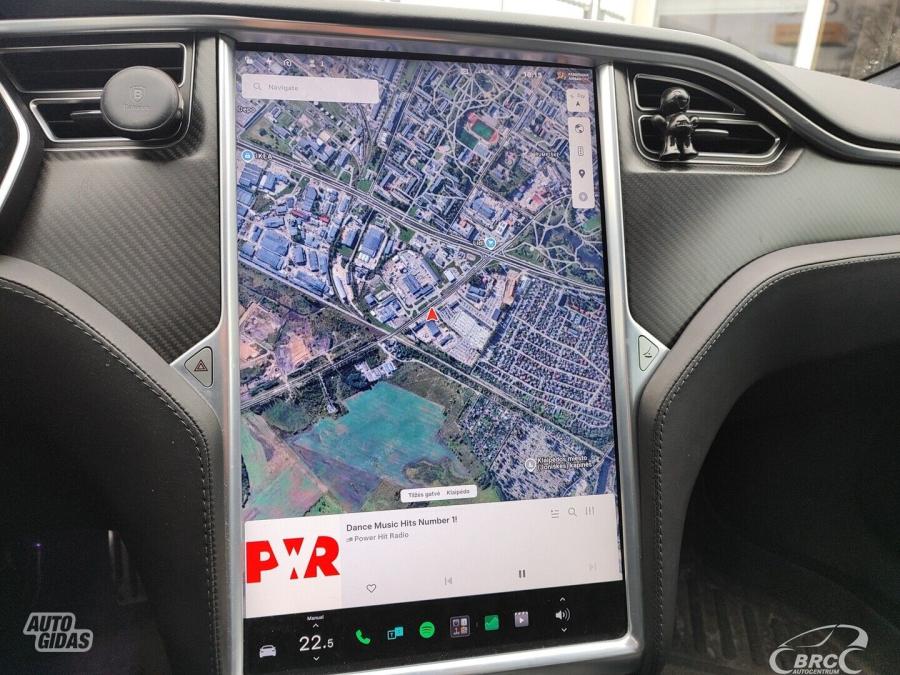 White Tesla Model S 2017 in Avizieniai, with an engine capacity of 0.00 L and mileage of 45 thousand km for 21900 €, photo 30 on AUTOMOTO.COM.LV