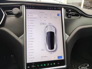 White Tesla Model S 2017 in Avizieniai, with an engine capacity of 0.00 L and mileage of 45 thousand km for 21900 €, photo 31 on AUTOMOTO.COM.LV