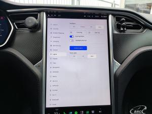 White Tesla Model S 2017 in Avizieniai, with an engine capacity of 0.00 L and mileage of 45 thousand km for 21900 €, photo 37 on AUTOMOTO.COM.LV
