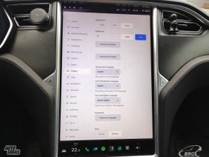 White Tesla Model S 2017 in Avizieniai, with an engine capacity of 0.00 L and mileage of 45 thousand km for 21900 €, photo 38 on AUTOMOTO.COM.LV