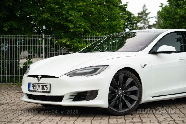 White Tesla Model S 2017 in Tartu, with an engine capacity of 0.00 L and mileage of 198 thousand km for 21500 €, photo 3 on AUTOMOTO.COM.LV