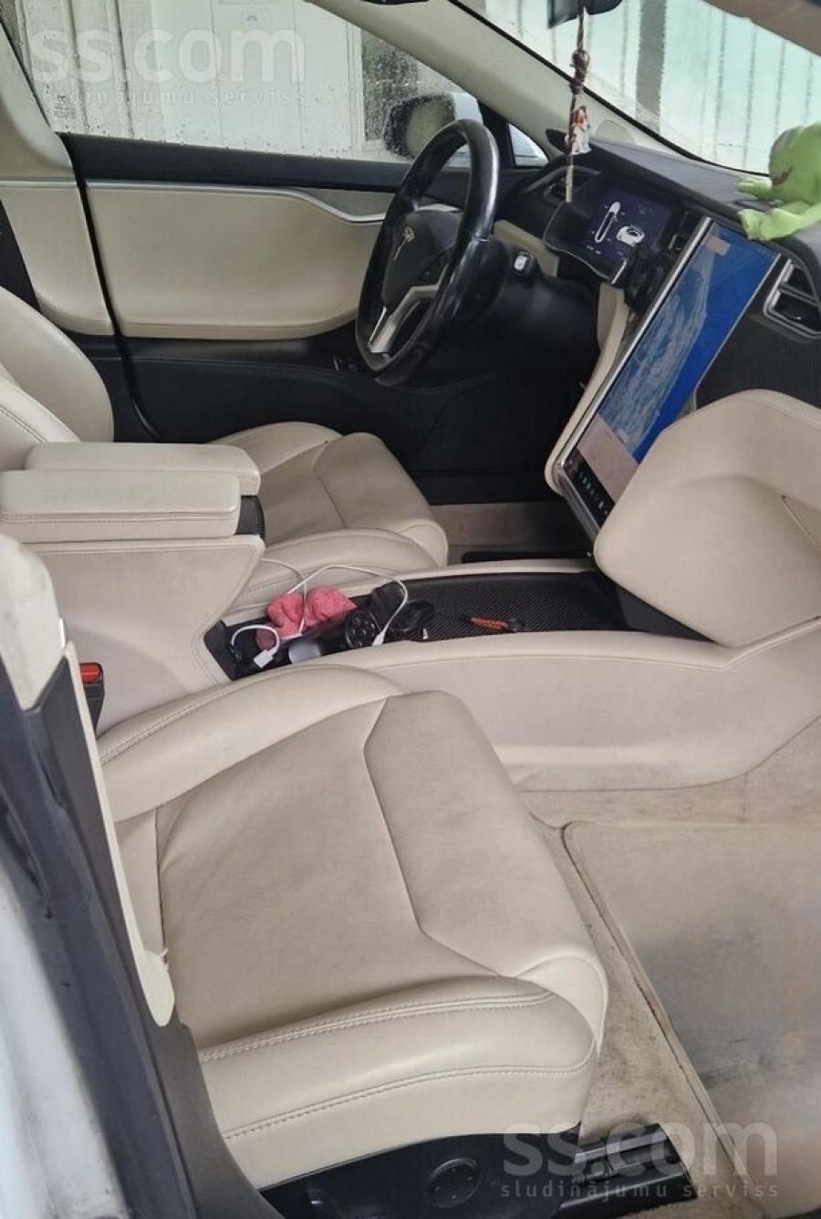 Balts Tesla Model S 2017 Rīga, ar dzinēja tilpumu 0.00 L un nobraukumu 277 tūkst. km par 16777 €, foto 5 vietnē AUTOMOTO.COM.LV