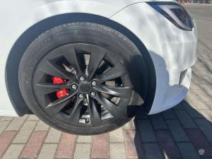 White Tesla Model S 2017 in Klaipeda, with an engine capacity of 0.00 L and mileage of 100 thousand km for 18000 €, photo 3 on AUTOMOTO.COM.LV