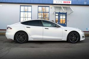 Balts Tesla Model S 2018 Viļņa, ar dzinēja tilpumu 0.00 L un nobraukumu 217 tūkst. km par 25900 €, foto 9 vietnē AUTOMOTO.COM.LV
