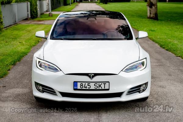 White Tesla Model S 2018 in Parnu, with an engine capacity of 0.00 L and mileage of 101 thousand km for 23990 €, photo 3 on AUTOMOTO.COM.LV