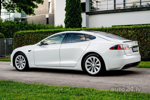 White Tesla Model S 2018 in Parnu, with an engine capacity of 0.00 L and mileage of 101 thousand km for 23990 €, photo 6 on AUTOMOTO.COM.LV