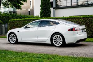 White Tesla Model S 2018 in Parnu, with an engine capacity of 0.00 L and mileage of 101 thousand km for 23990 €, photo 7 on AUTOMOTO.COM.LV