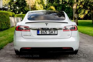 White Tesla Model S 2018 in Parnu, with an engine capacity of 0.00 L and mileage of 101 thousand km for 23990 €, photo 8 on AUTOMOTO.COM.LV