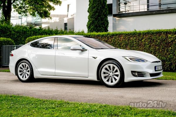 White Tesla Model S 2018 in Parnu, with an engine capacity of 0.00 L and mileage of 101 thousand km for 23990 €, photo 10 on AUTOMOTO.COM.LV
