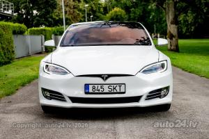 White Tesla Model S 2018 in Parnu, with an engine capacity of 0.00 L and mileage of 101 thousand km for 23990 €, photo 12 on AUTOMOTO.COM.LV