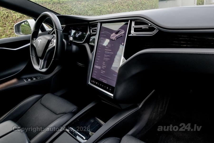 White Tesla Model S 2018 in Parnu, with an engine capacity of 0.00 L and mileage of 101 thousand km for 23990 €, photo 17 on AUTOMOTO.COM.LV