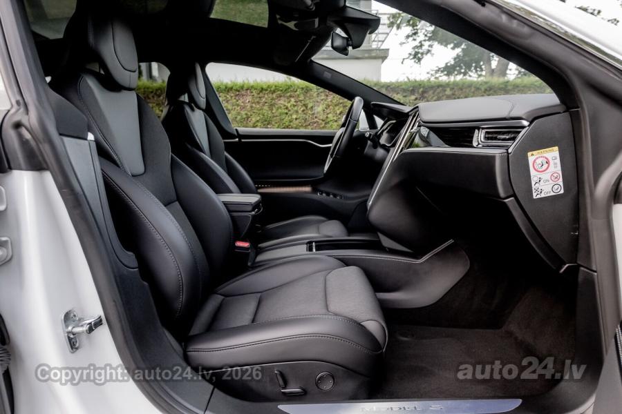 White Tesla Model S 2018 in Parnu, with an engine capacity of 0.00 L and mileage of 101 thousand km for 23990 €, photo 18 on AUTOMOTO.COM.LV