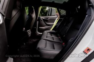 White Tesla Model S 2018 in Parnu, with an engine capacity of 0.00 L and mileage of 101 thousand km for 23990 €, photo 20 on AUTOMOTO.COM.LV