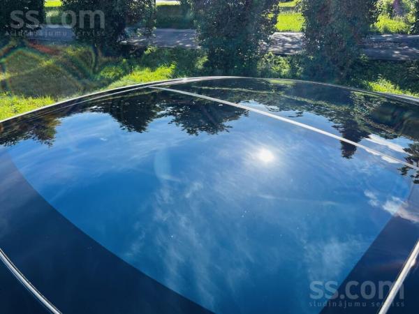 White Tesla Model S 2019 in Riga, with an engine capacity of 0.00 L and mileage of 165 thousand km for 25900 €, photo 7 on AUTOMOTO.COM.LV