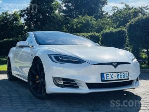 White Tesla Model S 2019 in Riga, with an engine capacity of 0.00 L and mileage of 165 thousand km for 25900 €, photo 6 on AUTOMOTO.COM.LV