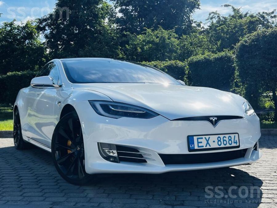 White Tesla Model S 2019 in Riga, with an engine capacity of 0.00 L and mileage of 165 thousand km for 25900 €, photo 6 on AUTOMOTO.COM.LV