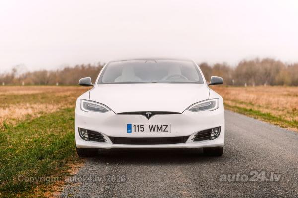 Белый Тесла Модель С 2019 в Таллин, объемом двигателя 0.00 л и пробегом 103 тыс. км за 30000 €, фото 3 на AUTOMOTO.COM.LV