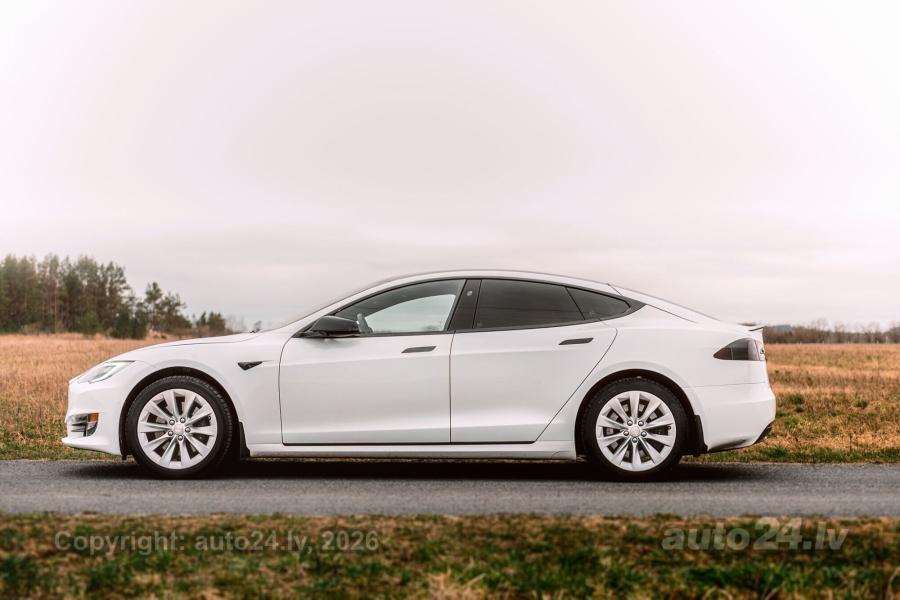 White Tesla Model S 2019 in Tallinn, with an engine capacity of 0.00 L and mileage of 103 thousand km for 30000 €, photo 4 on AUTOMOTO.COM.LV