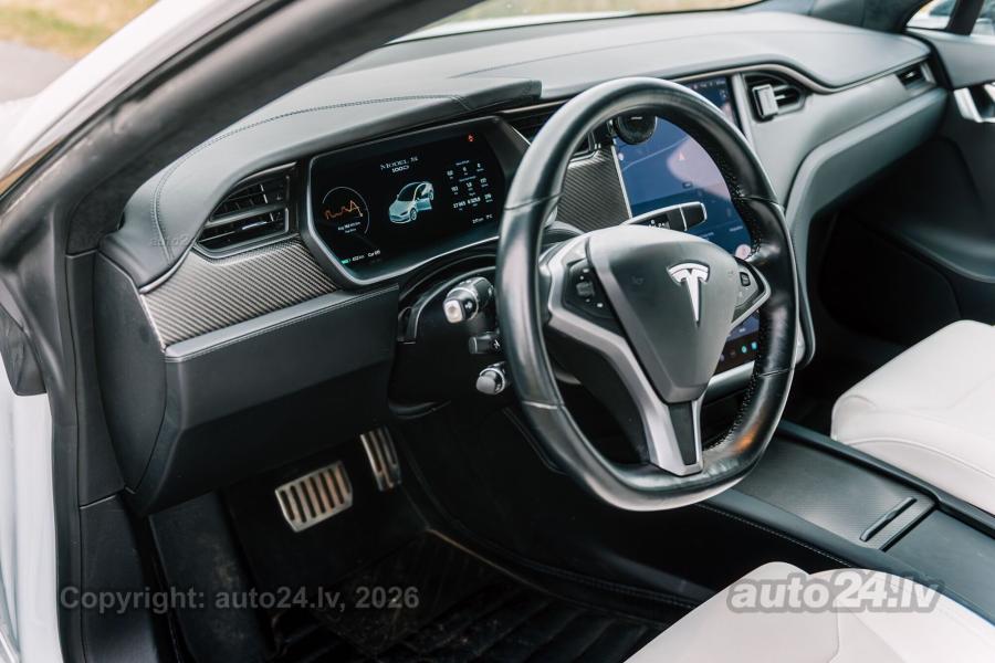 White Tesla Model S 2019 in Tallinn, with an engine capacity of 0.00 L and mileage of 103 thousand km for 30000 €, photo 12 on AUTOMOTO.COM.LV
