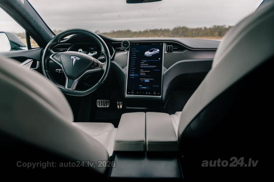White Tesla Model S 2019 in Tallinn, with an engine capacity of 0.00 L and mileage of 103 thousand km for 30000 €, photo 14 on AUTOMOTO.COM.LV