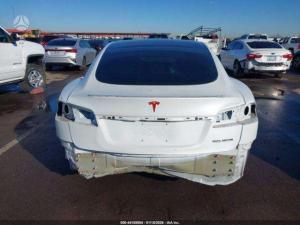 Balts Tesla Model S 2020 Klaipėda, ar dzinēja tilpumu 0.00 L un nobraukumu 116 tūkst. km par 13000 €, foto 17 vietnē AUTOMOTO.COM.LV