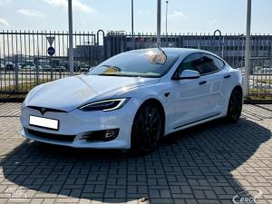 Balts Tesla Model S 2020 Avižieniai, ar dzinēja tilpumu 0.00 L un nobraukumu 52 tūkst. km par 49900 €, foto  vietnē AUTOMOTO.COM.LV