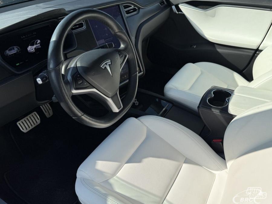 White Tesla Model S 2020 in Avizieniai, with an engine capacity of 0.00 L and mileage of 52 thousand km for 49900 €, photo 19 on AUTOMOTO.COM.LV