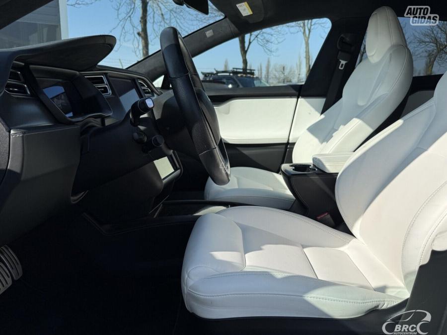 White Tesla Model S 2020 in Avizieniai, with an engine capacity of 0.00 L and mileage of 52 thousand km for 49900 €, photo 20 on AUTOMOTO.COM.LV