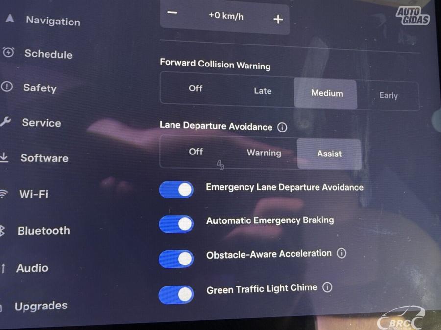 White Tesla Model S 2020 in Avizieniai, with an engine capacity of 0.00 L and mileage of 52 thousand km for 49900 €, photo 32 on AUTOMOTO.COM.LV