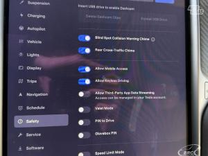 White Tesla Model S 2020 in Avizieniai, with an engine capacity of 0.00 L and mileage of 52 thousand km for 49900 €, photo 35 on AUTOMOTO.COM.LV