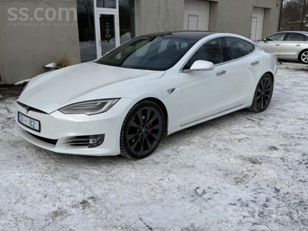 Balts Tesla Model S 2020 Liepāja, ar dzinēja tilpumu 0.00 L un nobraukumu 131 tūkst. km par 37000 €, foto 1 vietnē AUTOMOTO.COM.LV