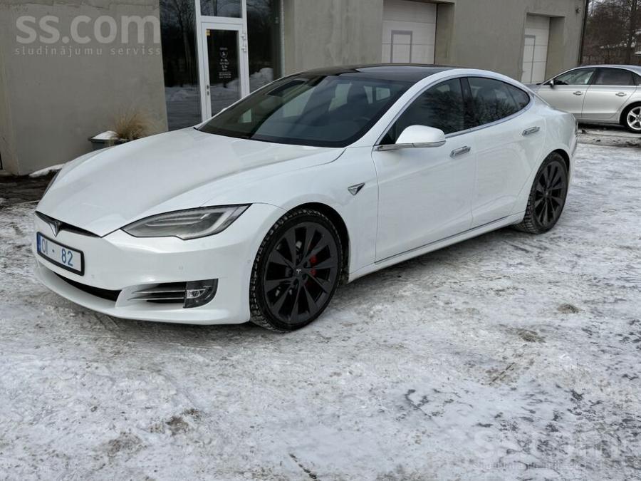 Balts Tesla Model S 2020 Liepāja, ar dzinēja tilpumu 0.00 L un nobraukumu 131 tūkst. km par 37000 €, foto 1 vietnē AUTOMOTO.COM.LV