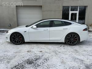 Balts Tesla Model S 2020 Liepāja, ar dzinēja tilpumu 0.00 L un nobraukumu 131 tūkst. km par 37000 €, foto 4 vietnē AUTOMOTO.COM.LV