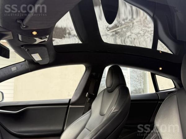 Balts Tesla Model S 2020 Liepāja, ar dzinēja tilpumu 0.00 L un nobraukumu 131 tūkst. km par 37000 €, foto 4 vietnē AUTOMOTO.COM.LV