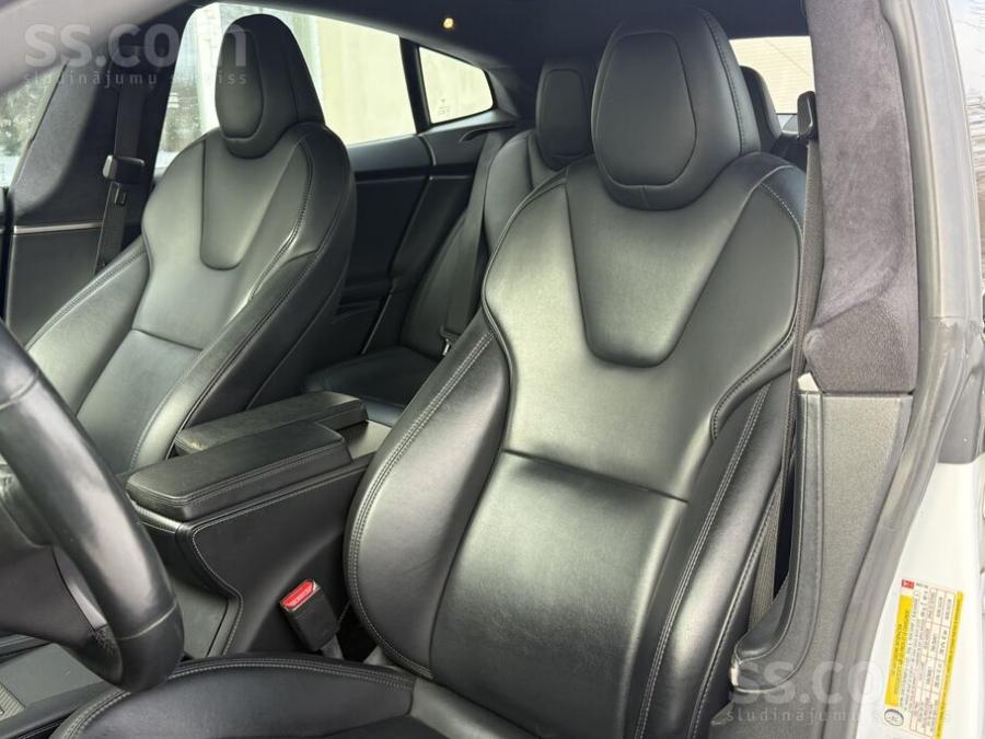 Balts Tesla Model S 2020 Liepāja, ar dzinēja tilpumu 0.00 L un nobraukumu 131 tūkst. km par 37000 €, foto 6 vietnē AUTOMOTO.COM.LV