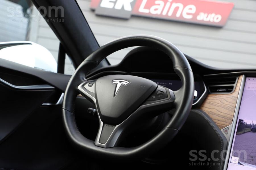 Белый Тесла Модель С 2020 в Тукумс, объемом двигателя 0.00 л и пробегом 141 тыс. км за 31900 €, фото 9 на AUTOMOTO.COM.LV