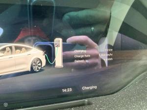 White Tesla Model S 2022 in Vilnius, with an engine capacity of 0.00 L and mileage of 112 thousand km for 37400 €, photo 17 on AUTOMOTO.COM.LV