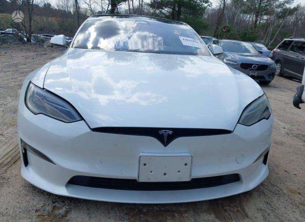 Balts Tesla Model S 2022 Klaipėda, ar dzinēja tilpumu 0.00 L un nobraukumu 72 tūkst. km par 25900 €, foto 9 vietnē AUTOMOTO.COM.LV