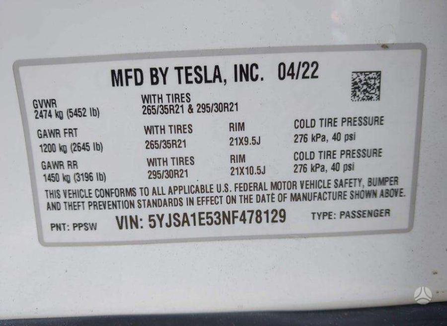 White Tesla Model S 2022 in Klaipeda, with an engine capacity of 0.00 L and mileage of 72 thousand km for 25900 €, photo 15 on AUTOMOTO.COM.LV