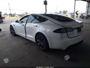 White Tesla Model S 2023 in Klaipeda, with an engine capacity of 0.00 L and mileage of 81 thousand km for 14500 €, photo 3 on AUTOMOTO.COM.LV