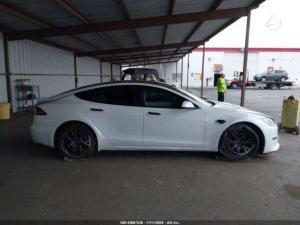 White Tesla Model S 2023 in Klaipeda, with an engine capacity of 0.00 L and mileage of 81 thousand km for 14500 €, photo 14 on AUTOMOTO.COM.LV