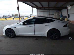 White Tesla Model S 2023 in Klaipeda, with an engine capacity of 0.00 L and mileage of 81 thousand km for 14500 €, photo 15 on AUTOMOTO.COM.LV