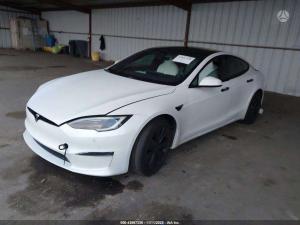 White Tesla Model S 2023 in Kaunas, with an engine capacity of 0.00 L and mileage of 80 thousand km for 29600 €, photo 4 on AUTOMOTO.COM.LV