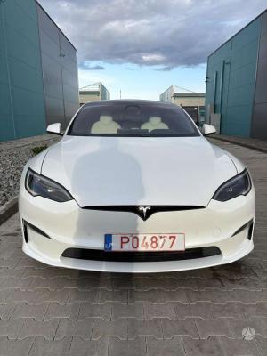 Белый Тесла Модель С 2023 в Каунас, объемом двигателя 0.00 л и пробегом 129 тыс. км за 39000 €, фото 7 на AUTOMOTO.COM.LV