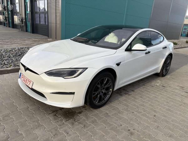 Balts Tesla Model S 2023 Kauņa, ar dzinēja tilpumu 0.00 L un nobraukumu 129 tūkst. km par 39000 €, foto 8 vietnē AUTOMOTO.COM.LV