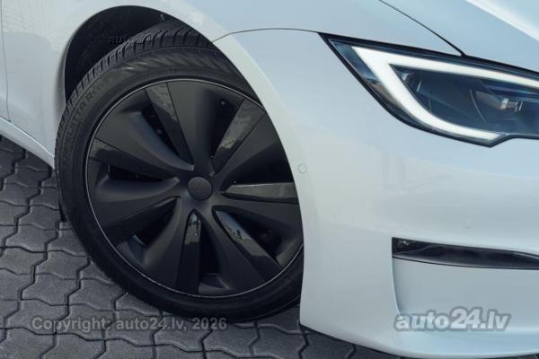 Balts Tesla Model S 2023 Rīga, ar dzinēja tilpumu 0.00 L un nobraukumu 75 tūkst. km par 59900 €, foto 7 vietnē AUTOMOTO.COM.LV