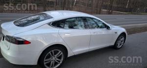 White Tesla Model S 2013 in Riga, with an engine capacity of 0.00 L and mileage of 217 thousand km for 7400 €, photo 3 on AUTOMOTO.COM.LV