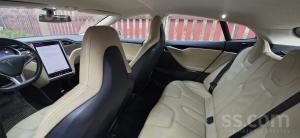 White Tesla Model S 2013 in Riga, with an engine capacity of 0.00 L and mileage of 217 thousand km for 7400 €, photo 16 on AUTOMOTO.COM.LV