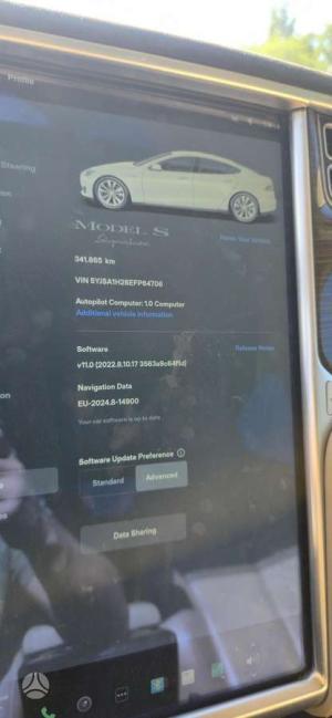 White Tesla Model S 2014 in Vilnius, with an engine capacity of 0.00 L and mileage of 341 thousand km for 10500 €, photo 13 on AUTOMOTO.COM.LV