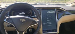 White Tesla Model S 2014 in Vilnius, with an engine capacity of 0.00 L and mileage of 341 thousand km for 10500 €, photo 15 on AUTOMOTO.COM.LV